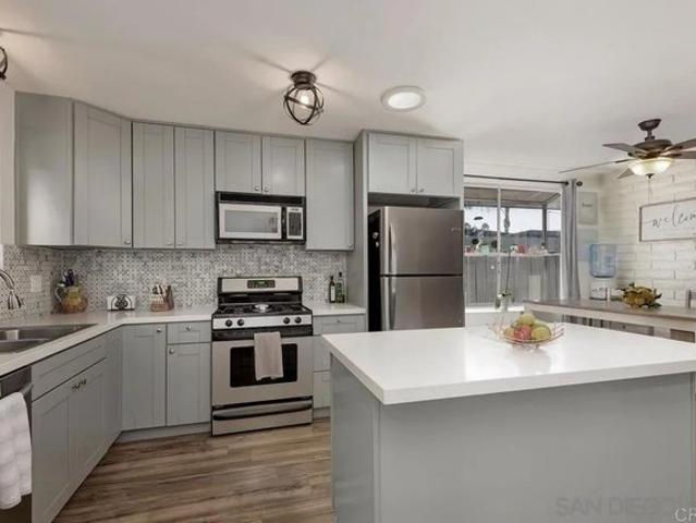 810 E Washington Ave Unit A, Escondido, CA 92025