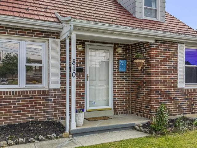 810 E Bellevue Avenue