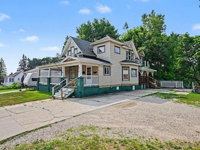 810 E Division St, Cadillac, MI 49601