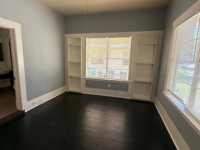 810 E Guenther