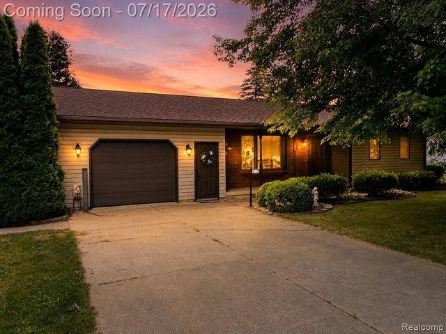 810 E Liberty St, Chesaning, MI 48616
