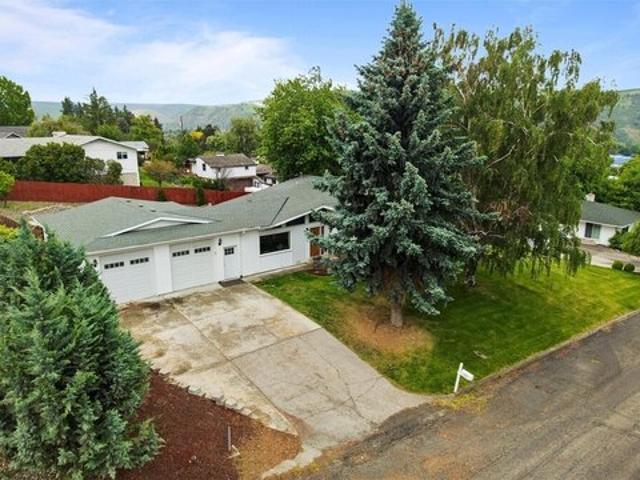 810 E Spring St, Dayton, WA 99328