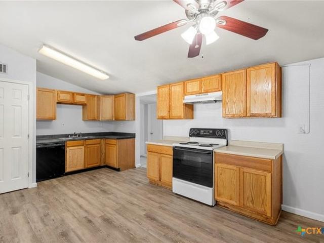 810 Evergreen Dr, Killeen, TX 76541