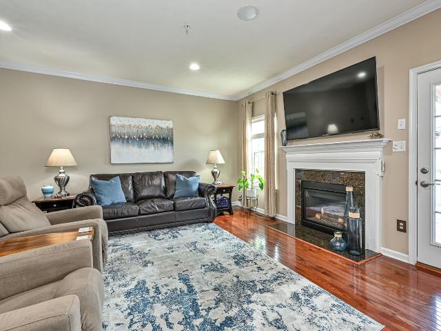 810 Fairgate