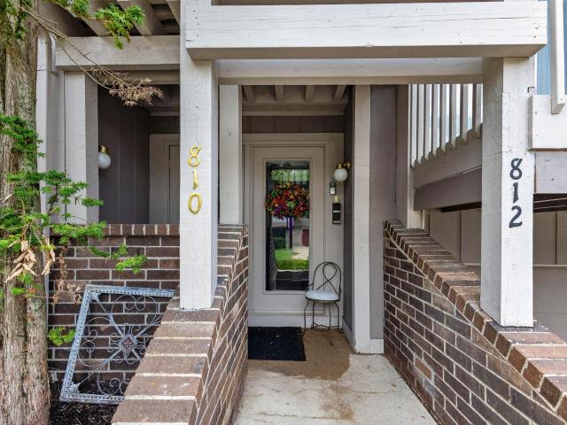 810 Kendall Ln