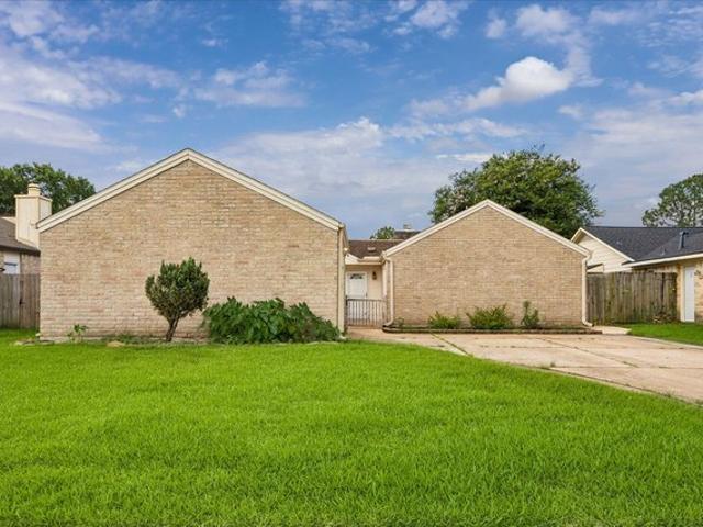 810 Halewood Dr, Houston, TX 77062