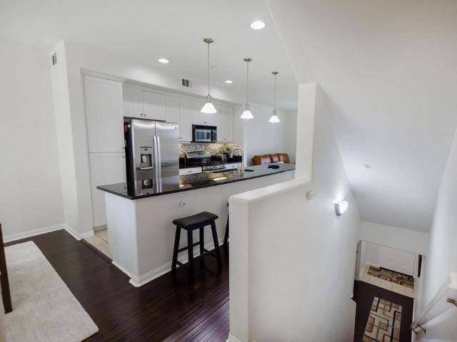 810 Harbor Cliff Way 230