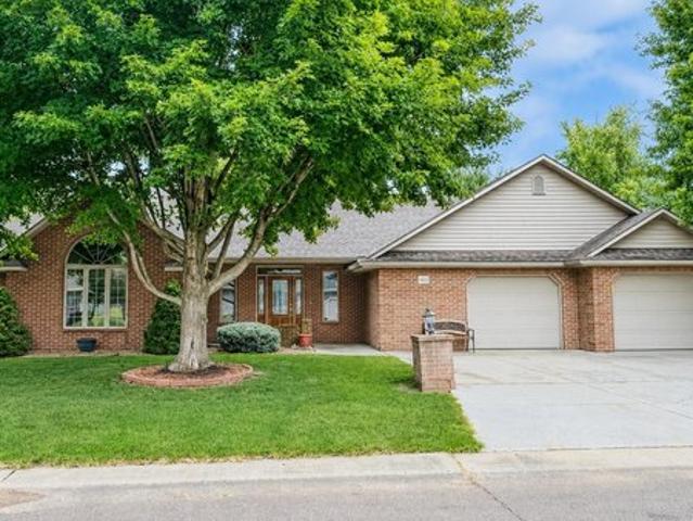 810 Hillcrest Dr, Seneca, KS 66538