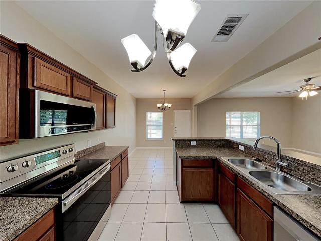 810 Oak Hollow Lane