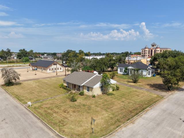 810 Main Street