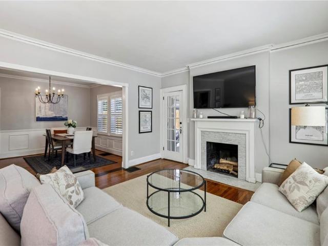 810 Martina Drive NE