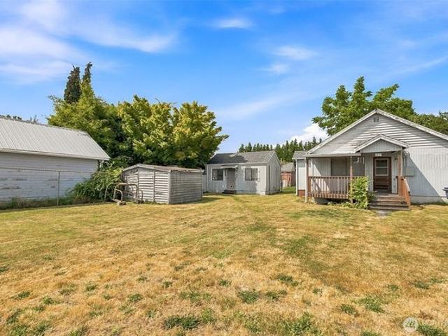 810 N 4th St, Renton, WA 98057