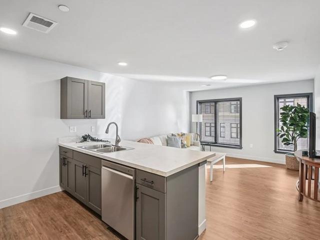 810 N 6th St, Kansas City, KS 66101