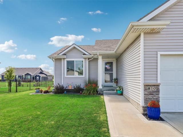 810 NE Meadow Landing Drive