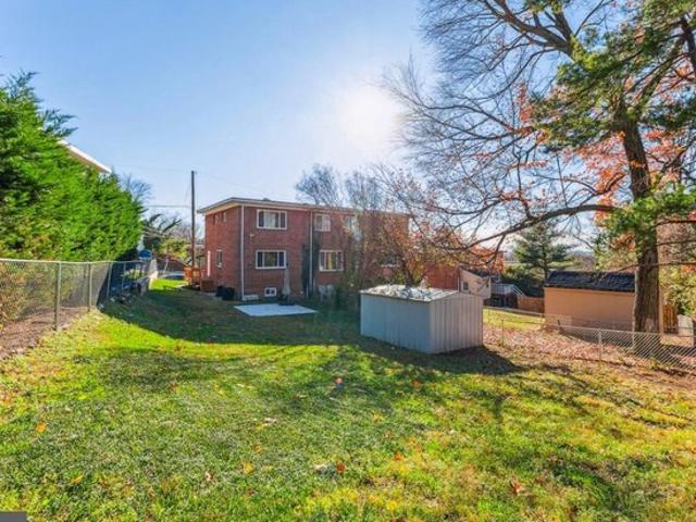 810 Neptune Ave, Oxon Hill, MD 20745