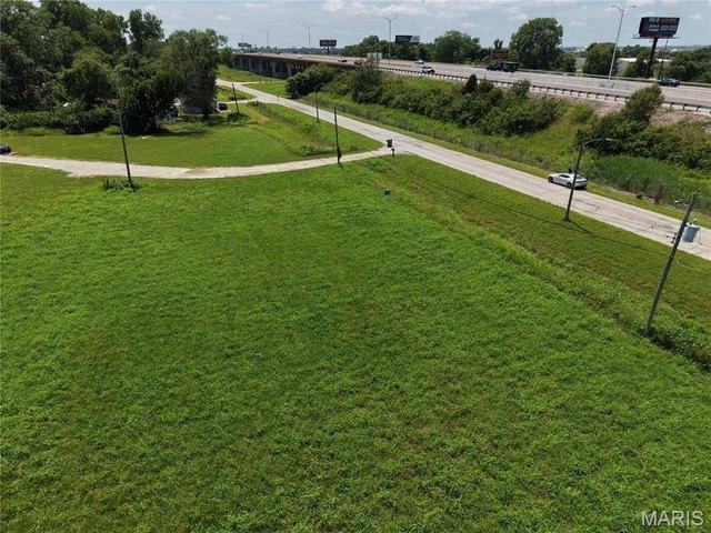 810 S 51st St, Cahokia, IL 62207