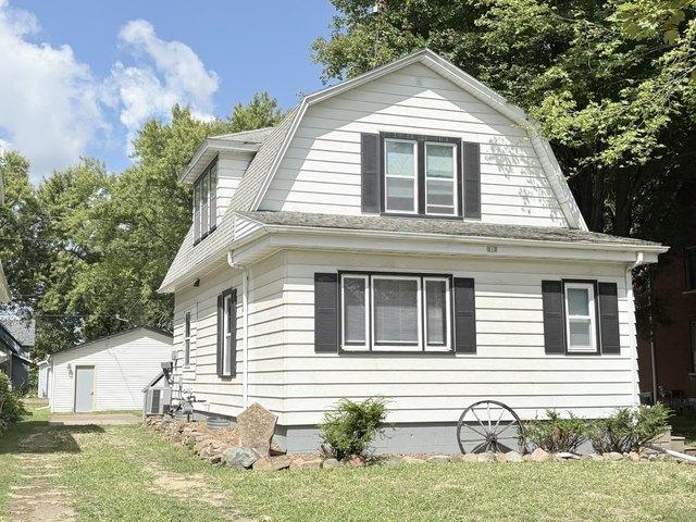 810 S Vine Ave, Marshfield, WI 54449