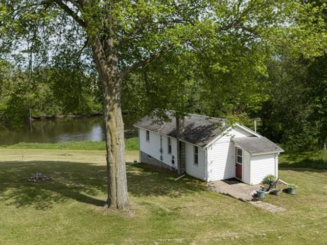 810 S Constantine St, Three Rivers, MI 49093