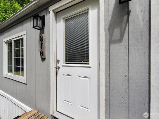 810 SE Totten Shores Drive