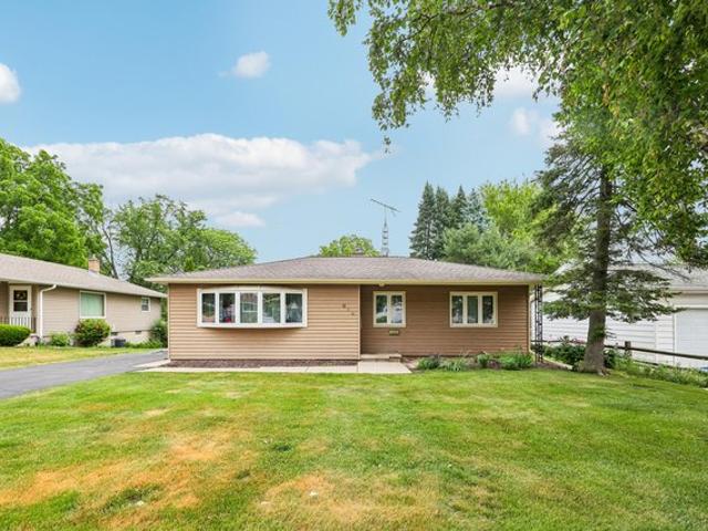 810 Summit Ave, Waukesha, WI 53188
