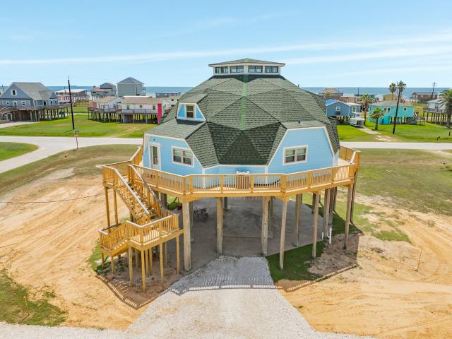 810 Surf Drive