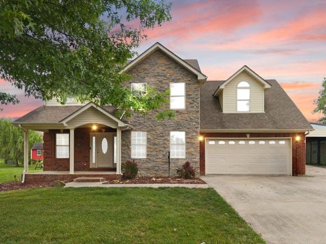 810 Pau Ferro Ct, Berea, KY 40403