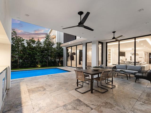 810 Palm Trail, Delray Beach, FL 33483 | MLS #R11165