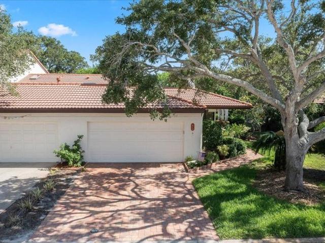 810 Parkside Pl, Indian Harbour Beach, FL 32937