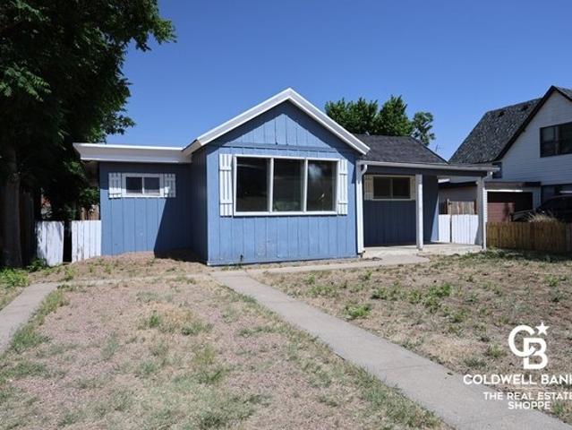 810 Pearl St, Garden City, KS 67846