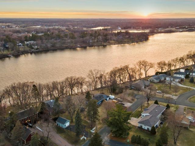 810 River Ln, Anoka, MN 55303 | MLS #7034 | Compass