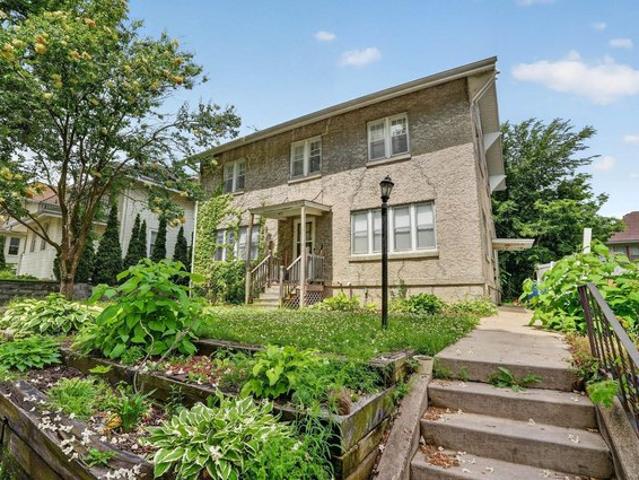810 W 2nd St, Waterloo, IA 50701
