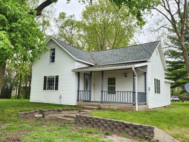 810 W Tower St, Pierceton, IN 46562