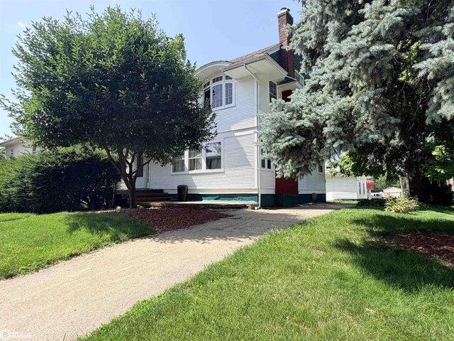 810 W Walnut St, Eldon, IA 52554