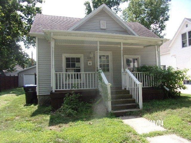 810 W Mill St, Bloomington, IL 61701