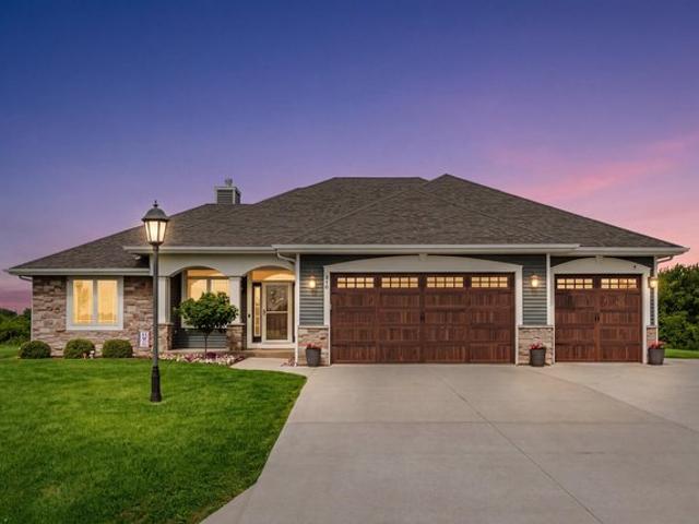 810 Westwind Dr, Eagle, WI 53119