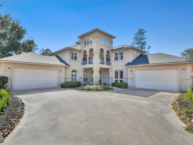 8114 Hideaway Lake Circle