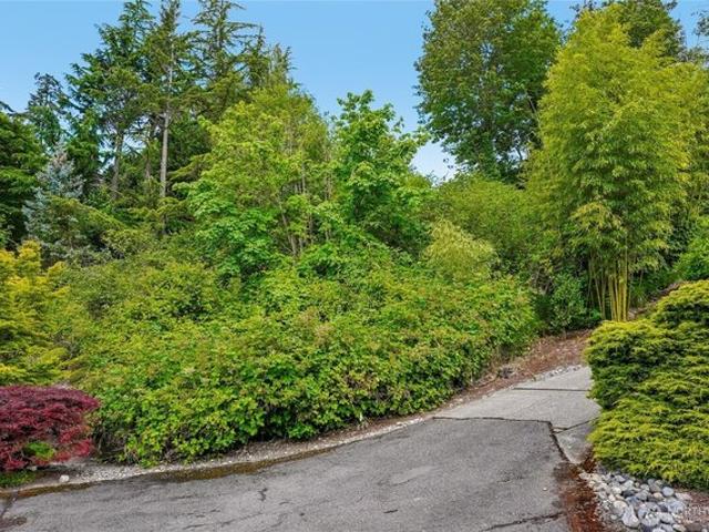 8114 W Mercer Way, Mercer Island, WA 98040
