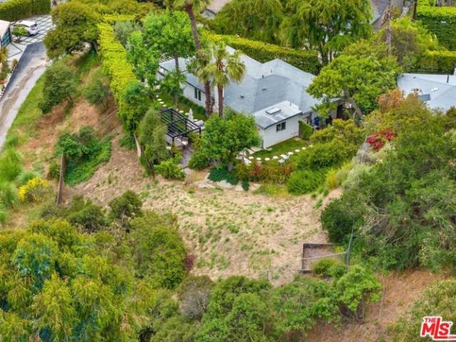 8115 Amor Rd, Los Angeles, CA 90046