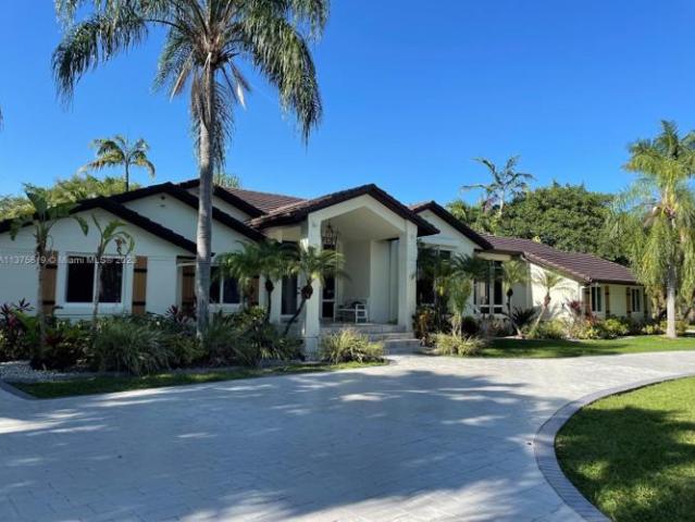 8115 184th St SW, Palmetto Bay, FL 33157