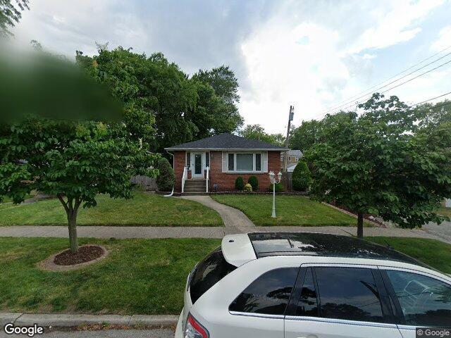8116 Meadow Ln, Munster, IN 46321