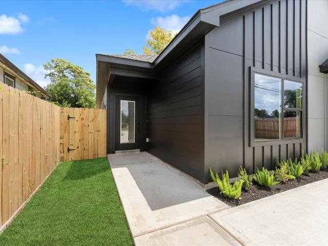 8116 Double Avenue A/B