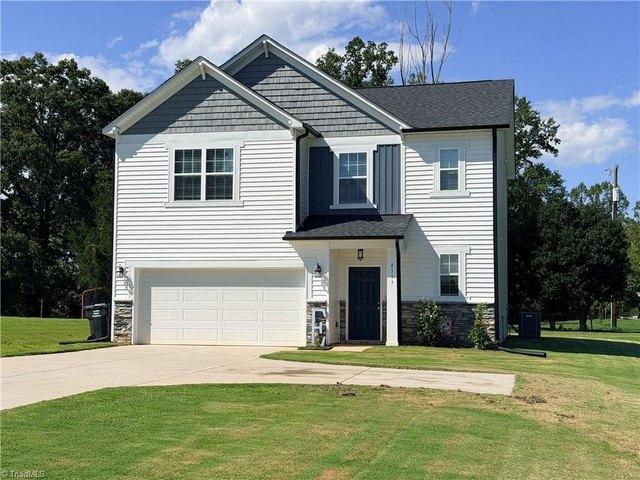 8117 Reynolda Rd, Pfafftown, NC 27040