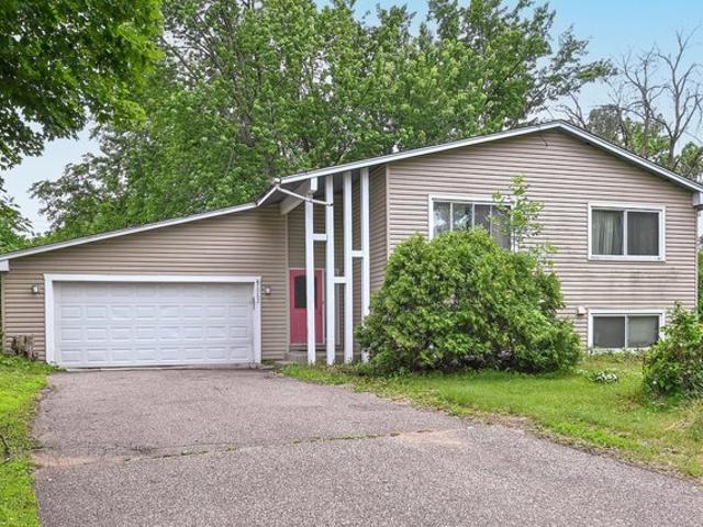 8117 Sunkist Cir, Brooklyn Park, MN 55444