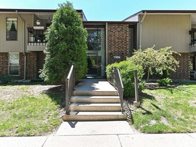 8117 W Manitoba St Apt 14, West Allis, WI 53219