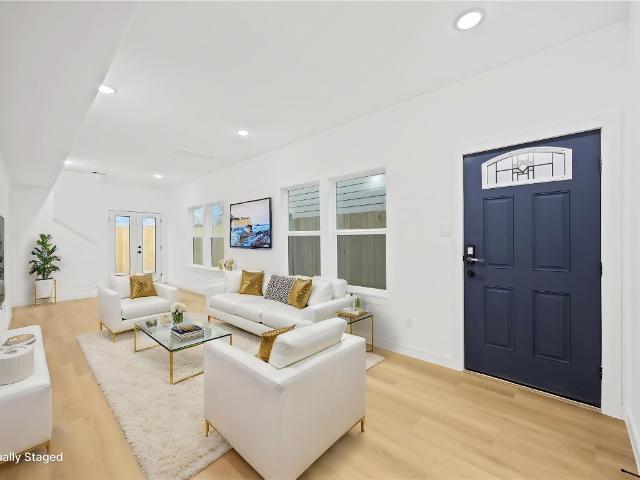 8118 De Priest St, Unit A, Houston, TX 77088 | MLS #10689 | Compass