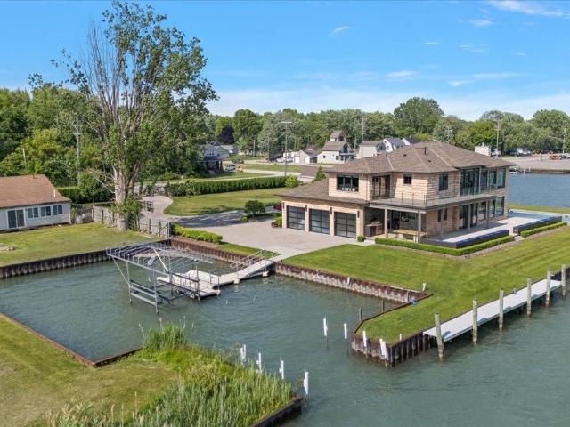 8118 Hunters Ridge Dr, Newport, MI