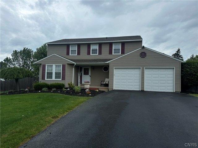 8118 Rizzo Dr, Clay, NY 13041