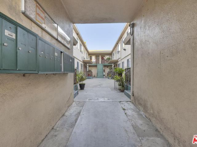 8118 S Western Ave, Los Angeles, CA 90047 | MLS #26633 | Compass