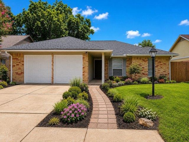 8119 Knightwood Forest Dr, Houston, TX 77088