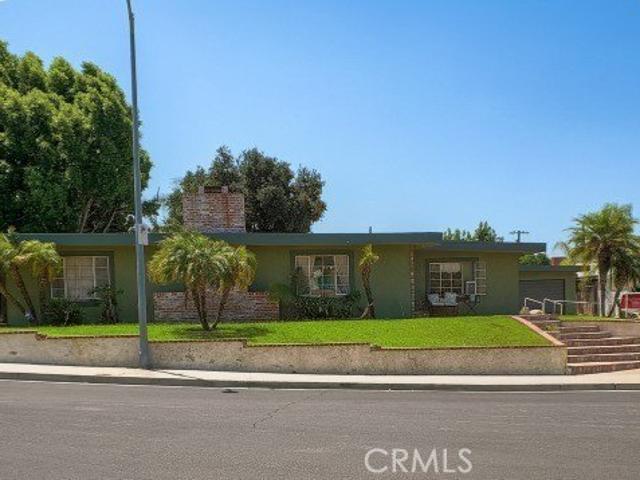 8110 Brownstone St, Sunland, CA 91040